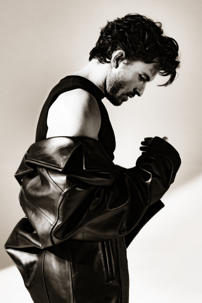 Jonathan Bailey: 'Fellow Travelers is the gayest show I could find'