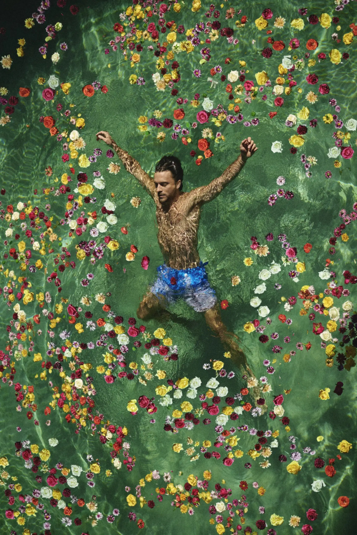 Bridgerton star Jonathan Bailey goes topless in new ad